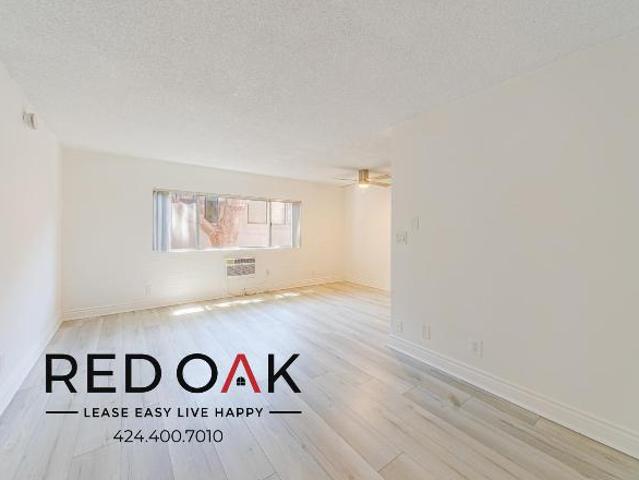 2 Br, 2 bath, Condo 1757 North Orange Drive