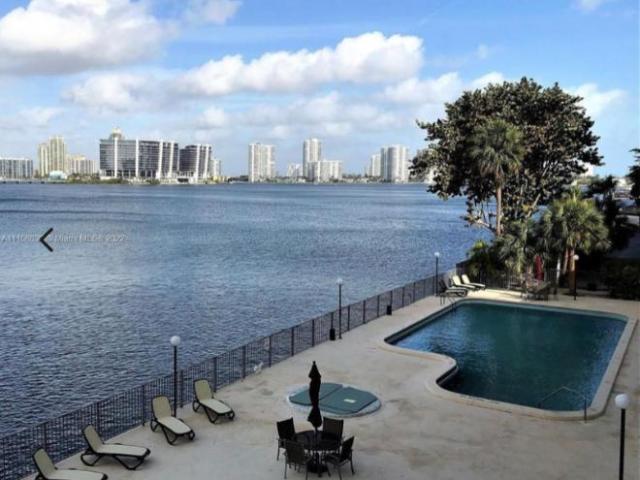 2 Br, 2 bath, Condo 17500 N Bay Rd