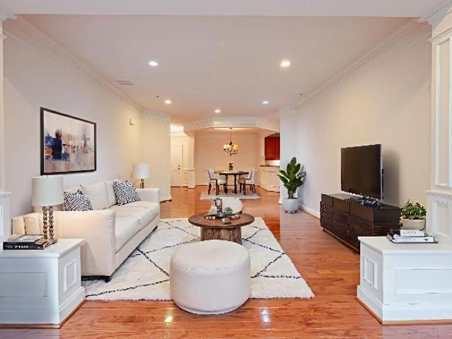 2 Br, 2 bath, Condo 1781 Chain Bridge Rd