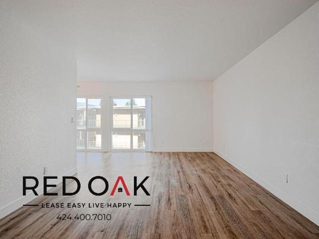 2 Br, 2 bath, Condo 17830 Sherman Way