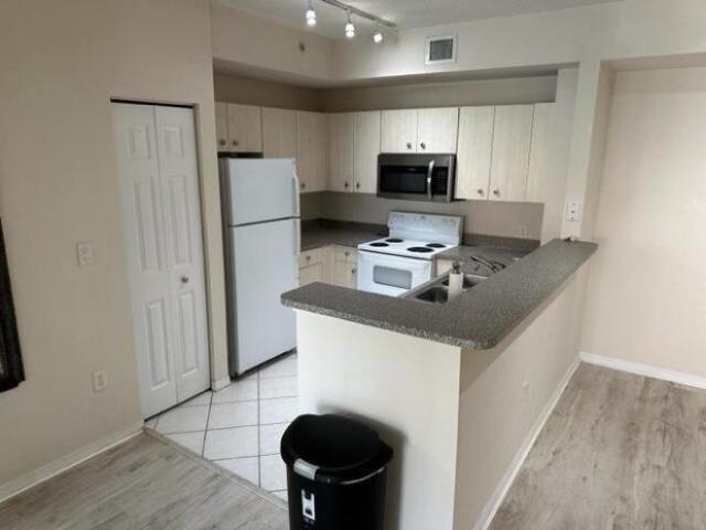 2 Br, 2 bath, Condo 1803 N Flagler Drive