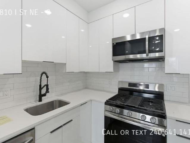2 Br, 2 bath, Condo 1810 I St NE