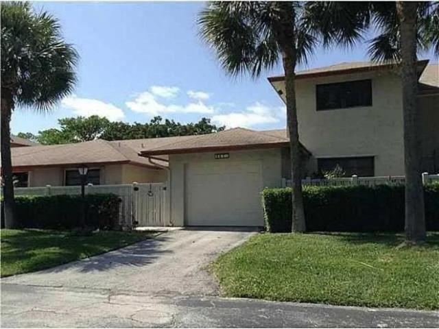 2 Br, 2 bath, Condo 1821 NE 40th Ct