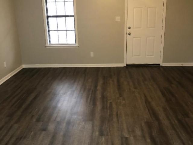 2 Br, 2 bath, Condo 1837 W Jackson