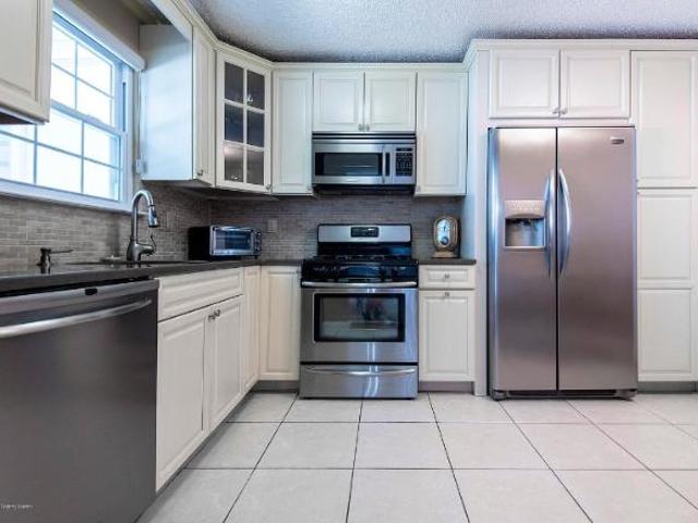 2 Br, 2 bath, Condo 185 Tulip Lane