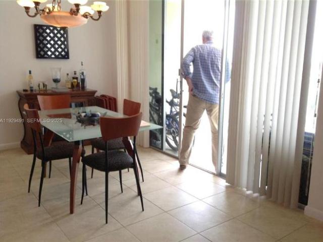 2 Br, 2 bath, Condo 1865 79th St Causeway
