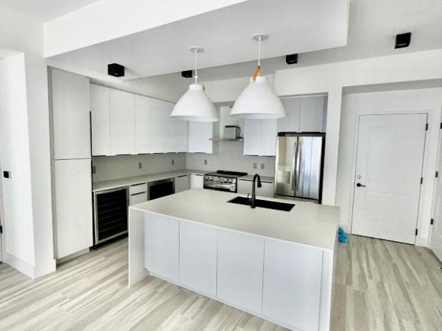 2 Br, 2 bath, Condo 18631 NE 25th Pl