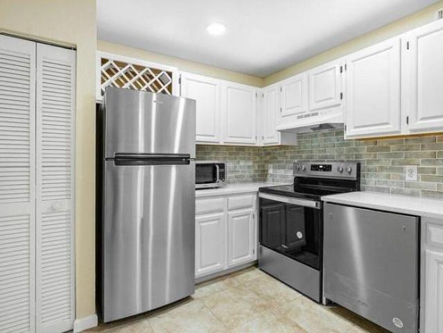 2 Br, 2 bath, Condo 1885 Palm Cove Boulevard