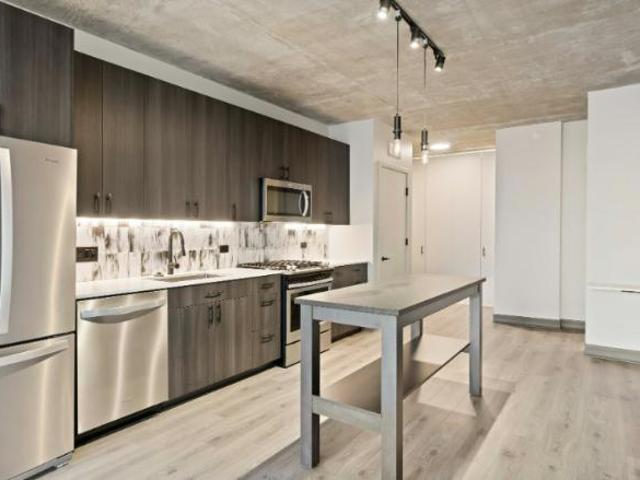 2 Br, 2 bath, Condo 190 N Ada