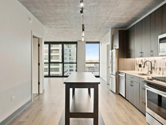 2 Br, 2 bath, Condo 190 N Ada St