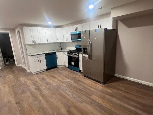 2 Br, 2 bath, Condo 1919 Mcculloh Street