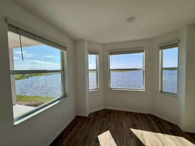 2 Br, 2 bath, Condo 19116 Scallop Lp