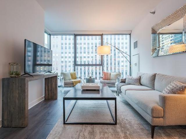 2 Br, 2 bath, Condo 191 W Hubbard St