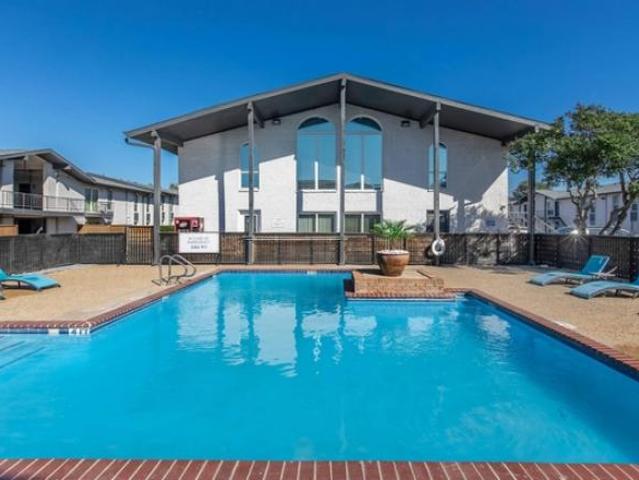 2 Br, 2 bath, Condo 1927 E Grauwyler Rd
