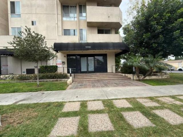 2 Br, 2 bath, Condo 19350 Sherman Way