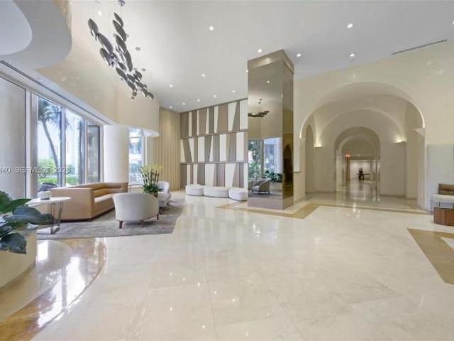 2 Br, 2 bath, Condo 19355 Turnberry Way