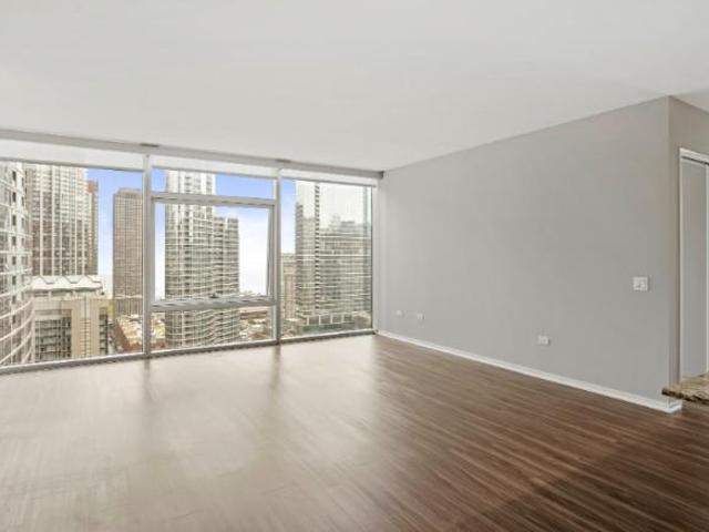 2 Br, 2 bath, Condo 193 E Illinois