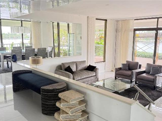 2 Br, 2 bath, Condo 19707 Turnberry Way