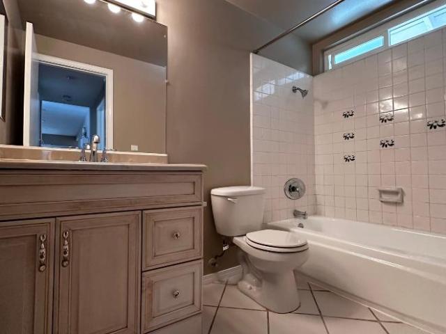 2 Br, 2 bath, Condo 1987 Evergreen St