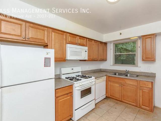 2 Br, 2 bath, Condo 2007 W Touhy Ave