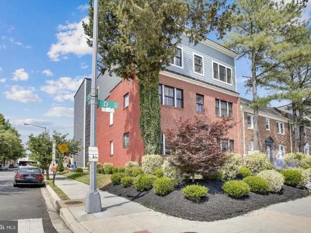 2 Br, 2 bath, Condo 2000 D St Ne
