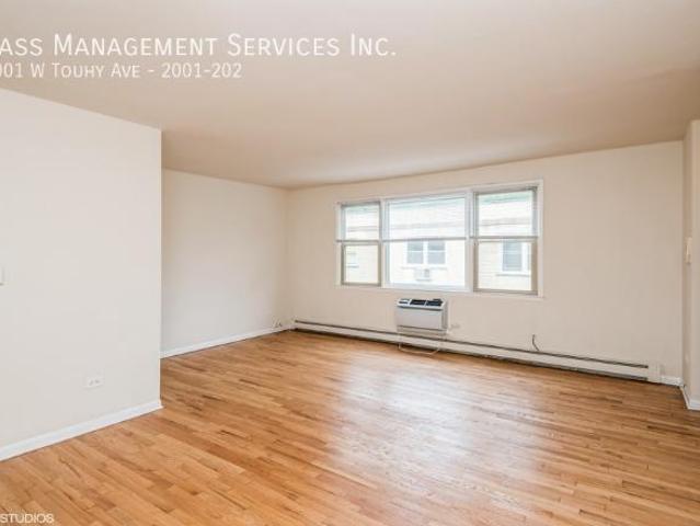 2 Br, 2 bath, Condo 2001 W Touhy Ave