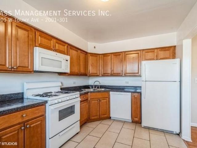 2 Br, 2 bath, Condo 2001 W Touhy Ave