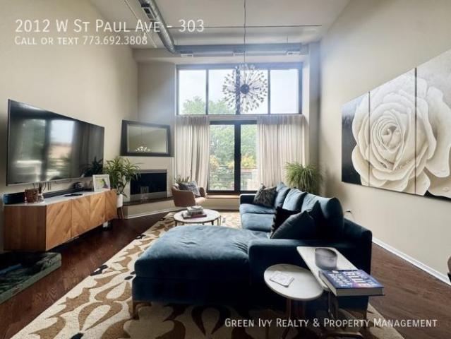 2 Br, 2 bath, Condo 2012 W St Paul Ave