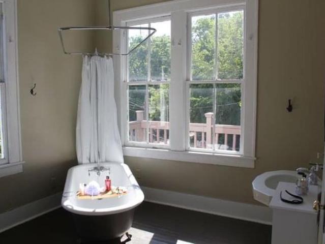 2 Br, 2 bath, Condo 203 W 35th St