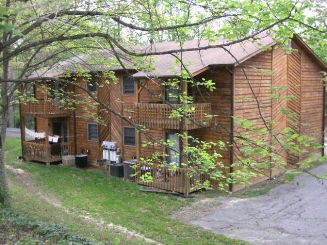 2 Br, 2 bath, Condo 204 Laurel Circle Dr