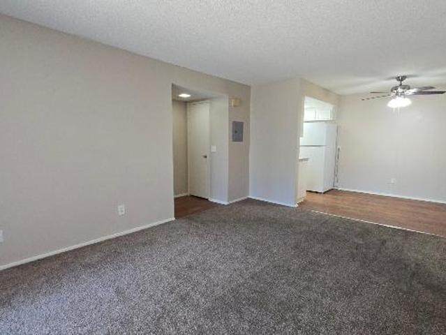 2 Br, 2 bath, Condo 2050 S Euclid Ave