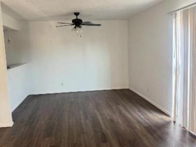 2 Br, 2 bath, Condo 207 Sprucewood Ln