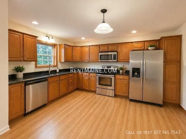 2 Br, 2 bath, Condo 208 Western Ave