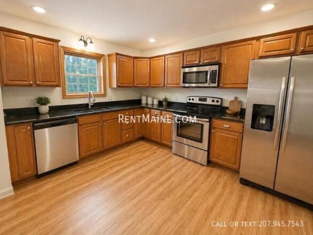 2 Br, 2 bath, Condo 208 Western Ave Apt