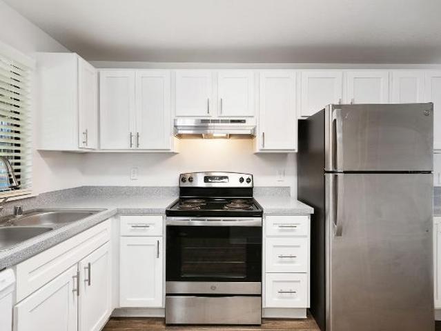 2 Br, 2 bath, Condo 2109 123rd Ave NE