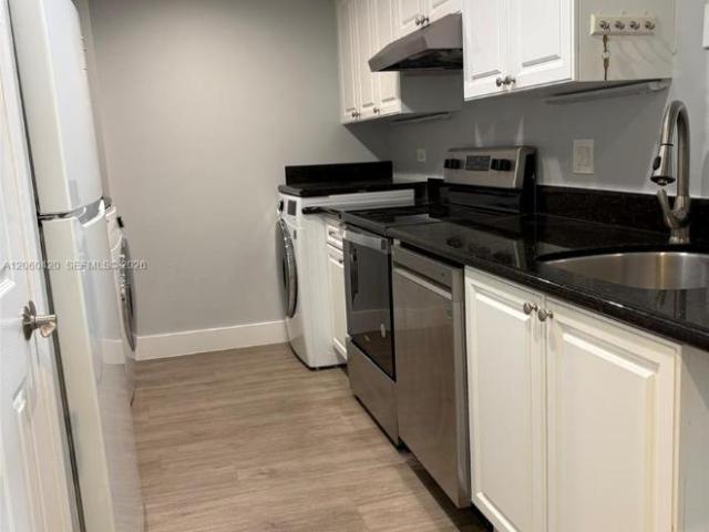 2 Br, 2 bath, Condo 2100 Greenview Shores Boulevard