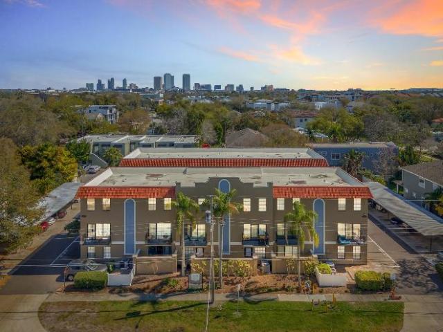 2 Br, 2 bath, Condo 210 South Habana Ave