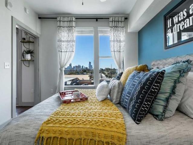 2 Br, 2 bath, Condo 2119 East 7th Street