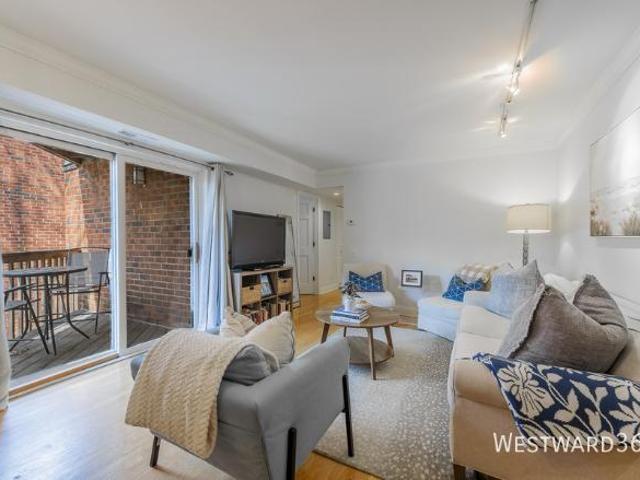 2 Br, 2 bath, Condo 2140 N Lincoln Ave