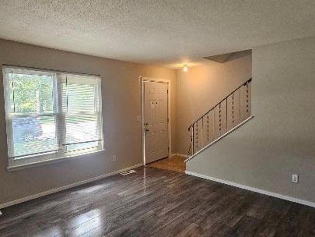 2 Br, 2 bath, Condo 214 E Warren St