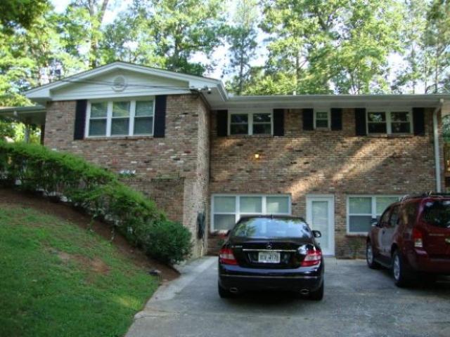 2 Br, 2 bath, Condo 2156 Arlington Ave NE