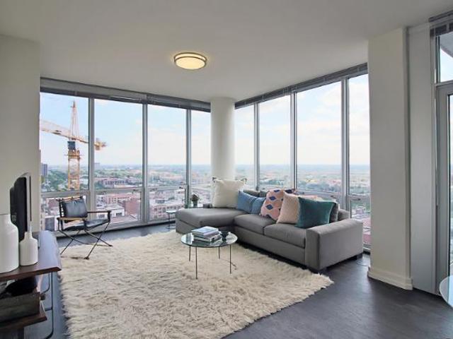 2 Br, 2 bath, Condo 2152 S Indiana Ave