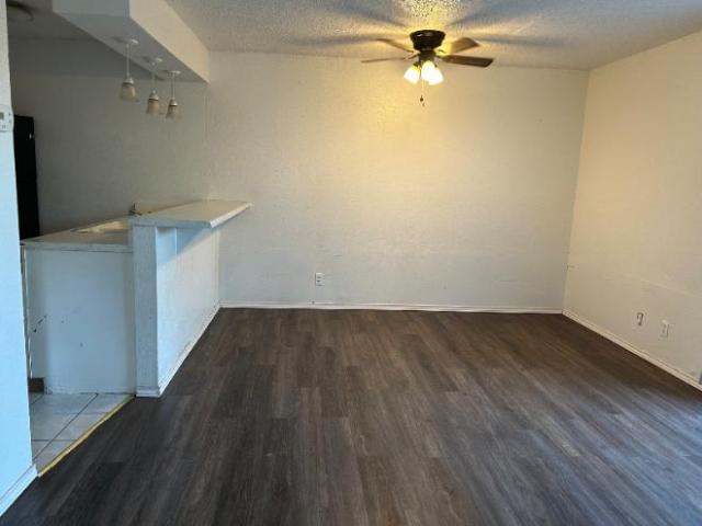 2 Br, 2 bath, Condo 215 Sprucewood Ln