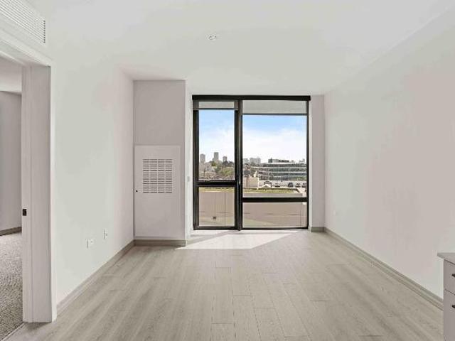 2 Br, 2 bath, Condo 2165 N Elson Ave