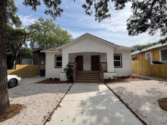 2 Br, 2 bath, Condo 216 University Ave