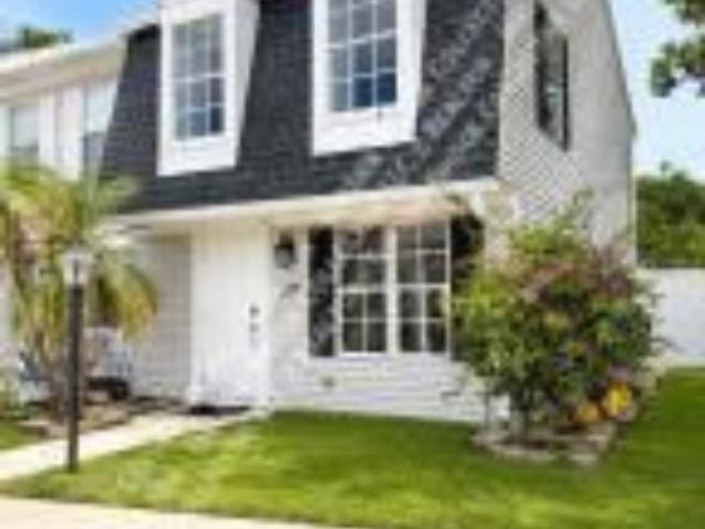2 Br, 2 bath, Condo 218 Old English Drive