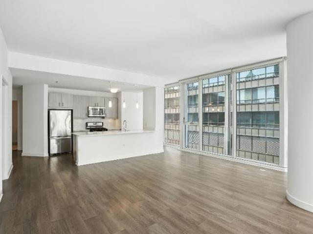 2 Br, 2 bath, Condo 21 West Randolph St