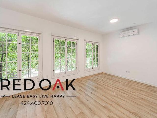 2 Br, 2 bath, Condo 2204 7th Ave