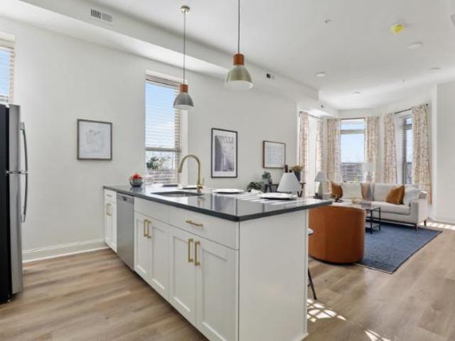 2 Br, 2 bath, Condo 2201 Brookfield Ave