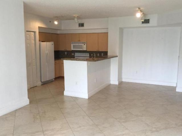 2 Br, 2 bath, Condo 2201 W Preserve Way